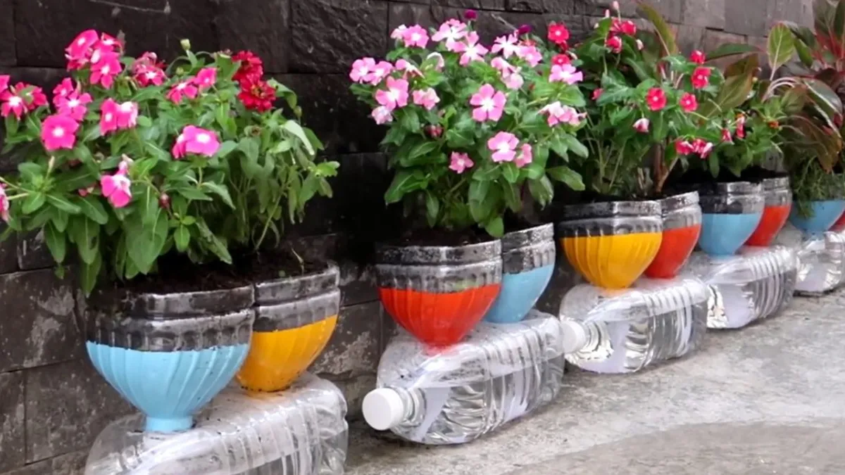 Turn Plastic Bottles Into Charming Self Watering Planters Easy DIY for ...